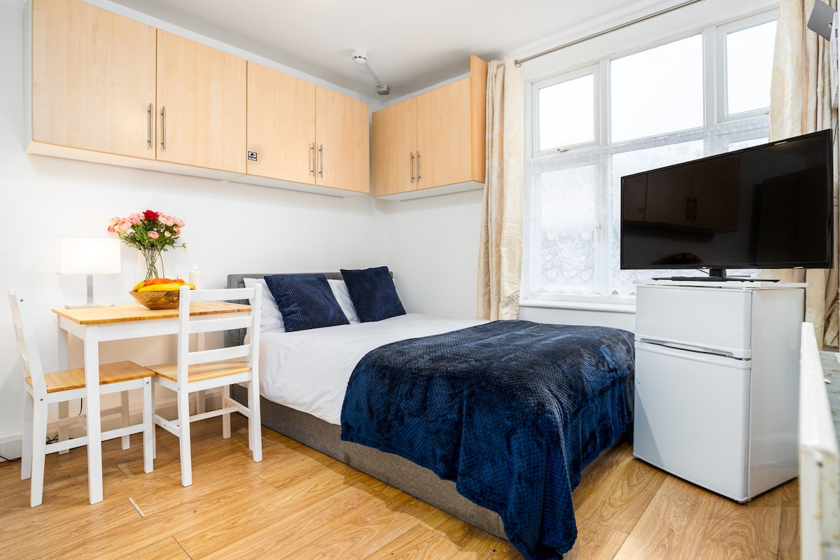 Studio Flat 10A in Hendon Central Zone 3 - Flats for Rent in Greater ...