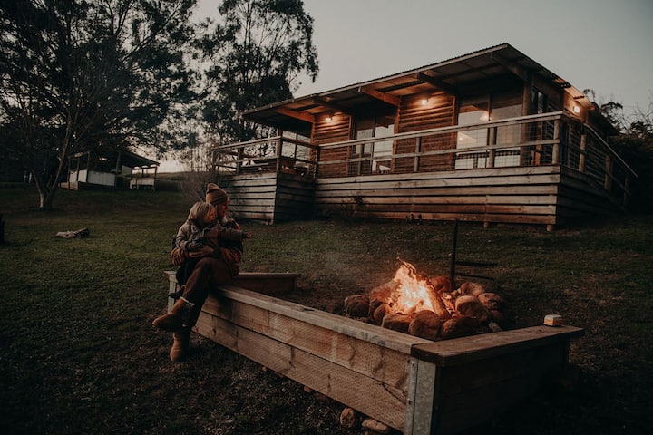 2 Bedroom Family Log Cabin Accommodation - Snowy River National Park