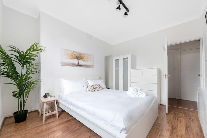 Central London, High Speed Wi-fi, Private Balcony - Marylebone