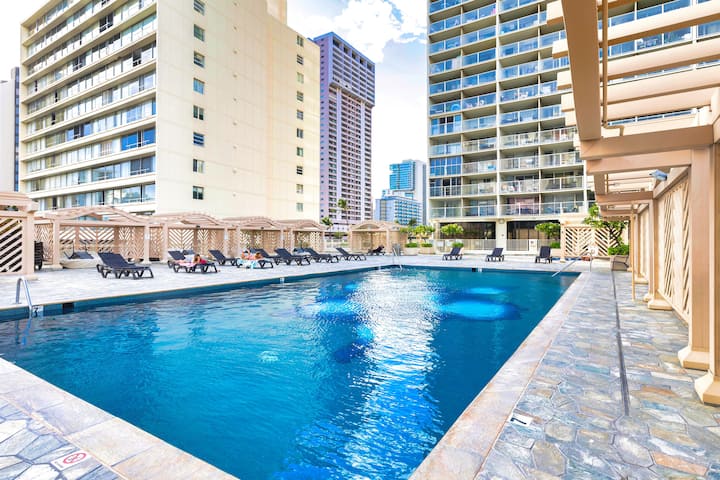 Cozy, Modern Condo In The Heart Of Waikiki! - Honolulu