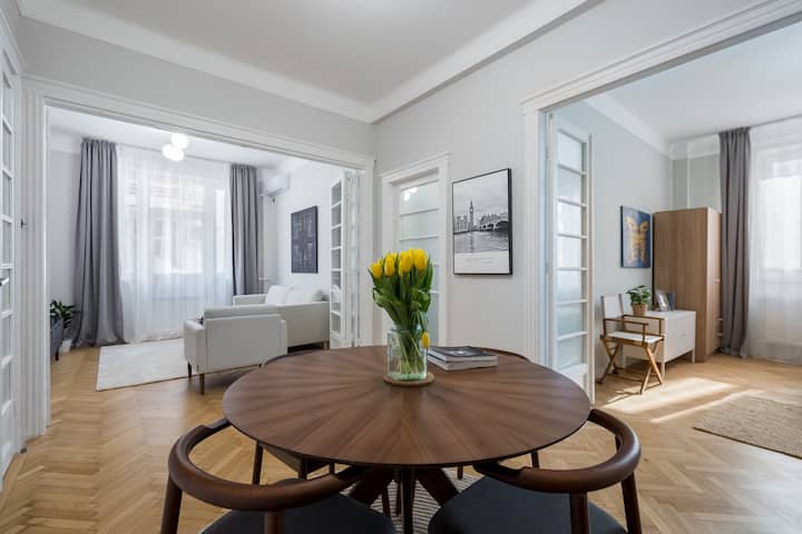 Exquisite Art Deco | 2br Apartment - Boekarest