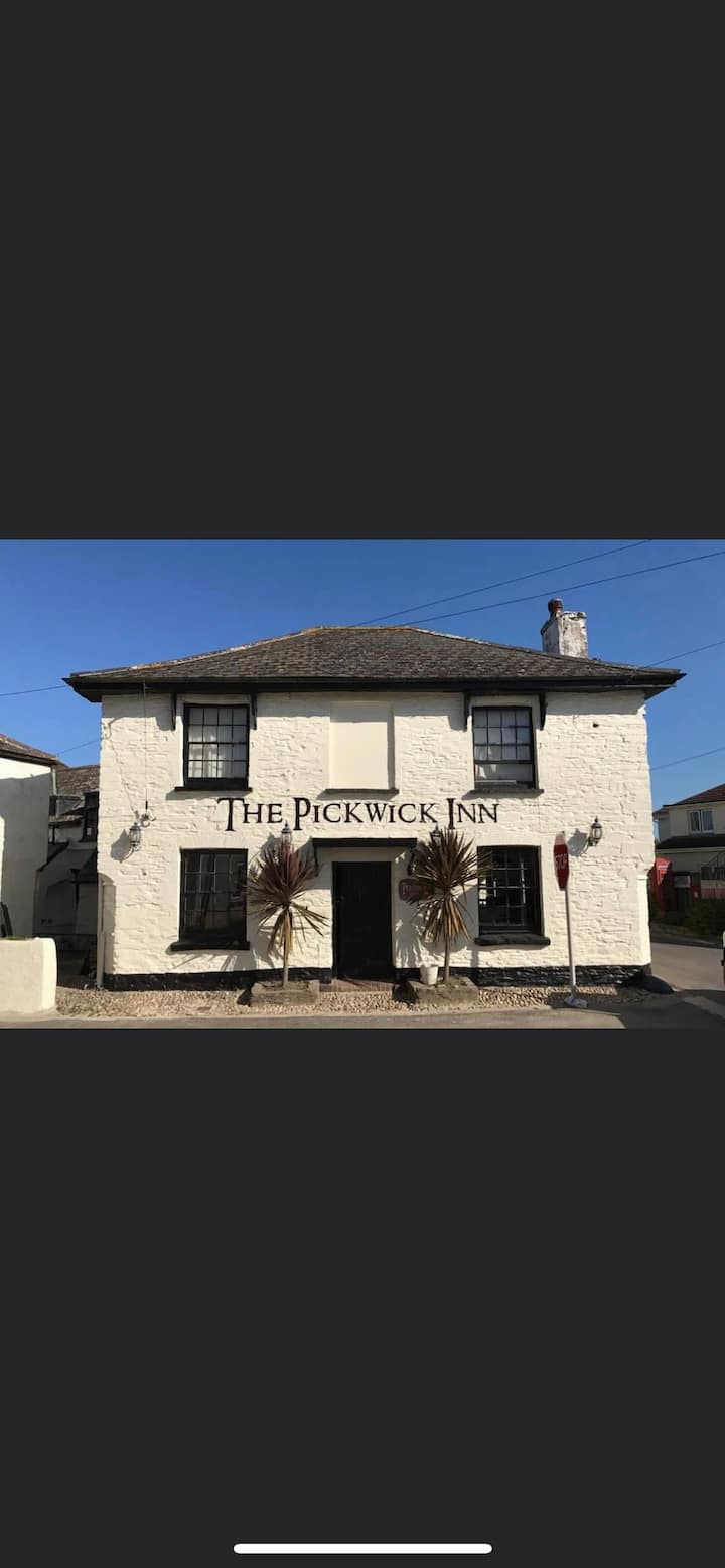 The Pickwick Inn Room 1 - Kingsbridge