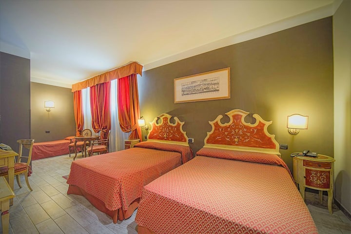 Quadruple Room At Aaron Hotel - Venice
