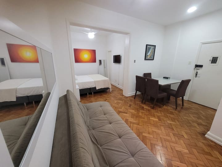 Lindo Apartamento Quadra Da Praia De Copacabana - Rio de Janeiro
