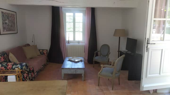 Longère Indépendante De 2 Pièces Dans Propriété - Sully-sur-Loire