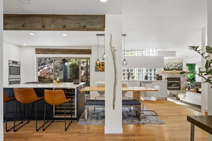 West Vancouver Home - Bowen Island