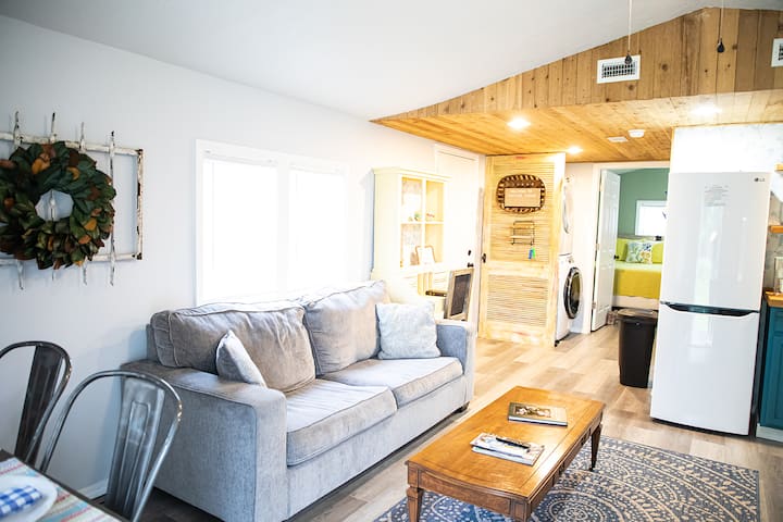 Cottage Charm - King Bed - Laurel, MS