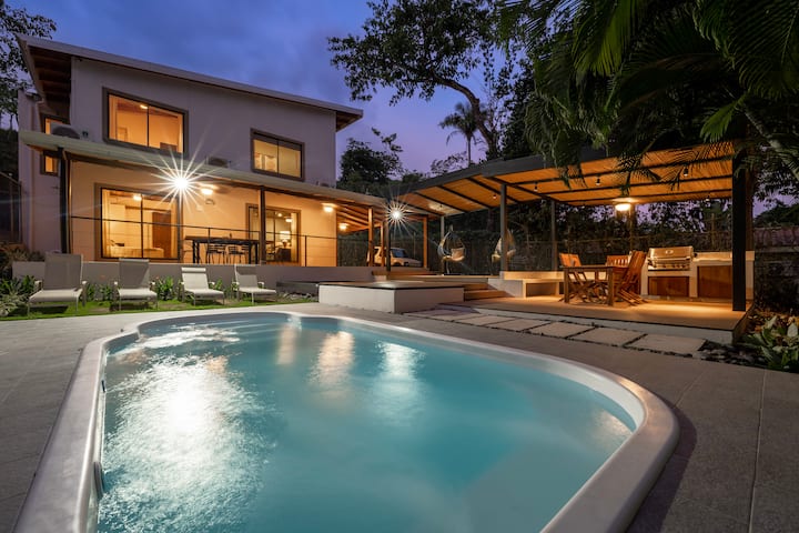 Spacious 4-bedroom With Private Pool And Bbq Patio - Costa Rica