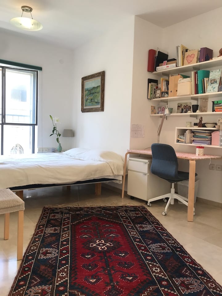 Chambre Vaste, Calme, Lumineuse - Jerusalem