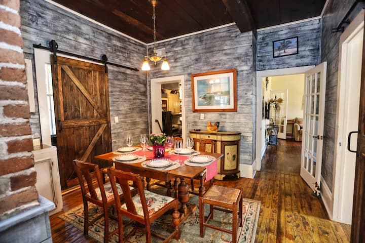Historic Carriage Home 2 Min To Beach+pets Allowed - Galveston