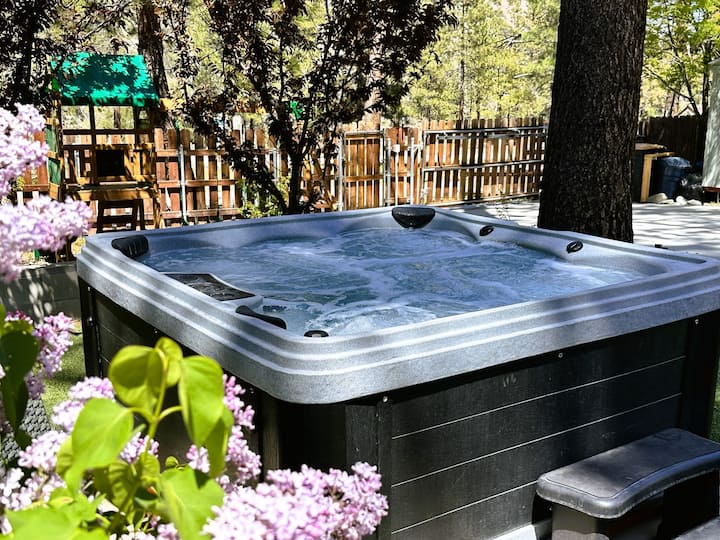 Mtn Retreat W/hot Tub, A/c, Walking Trail, Playset - Wrightwood, CA