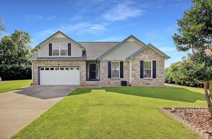 Comfortable Clarksville Home In Quiet Area - Clarksville, TN