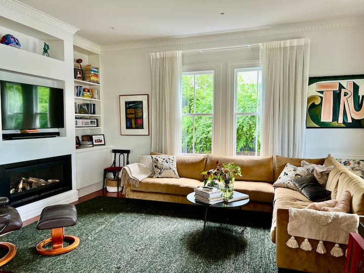 Bespoke Stays - Coastal Christmas Villa - Auckland