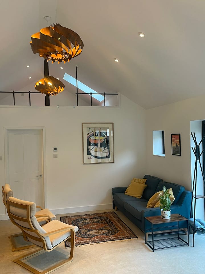 The Cowshed: Self-contained Modern Conversion - Guildford, UK