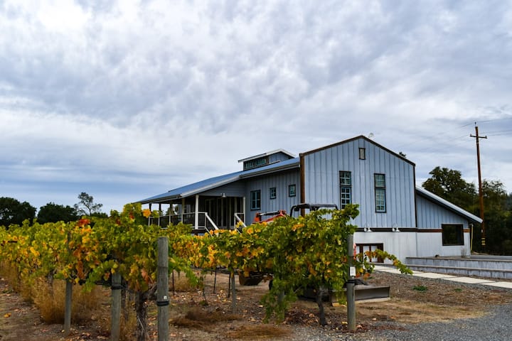 Dry Creek Valley Cellar House Farmstay - Cloverdale, CA