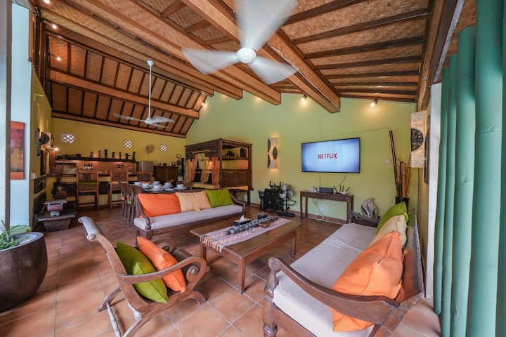Huge 2br W/ Pool- Immersed In Local Charm - Sanur