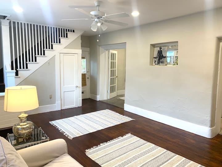 Kleberg Cottage Downtown Oasis - Austin, TX