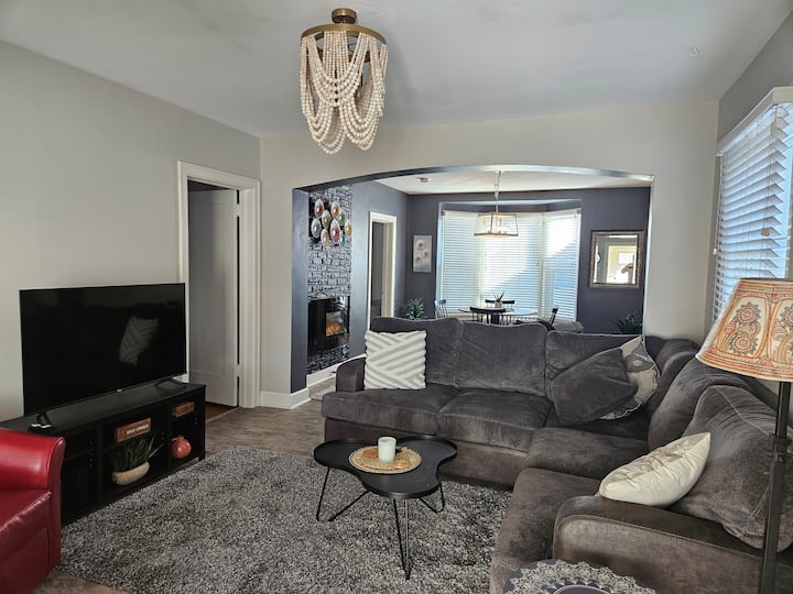 Downtown Bungalow - Entire House With Workout Room - Helena, MT