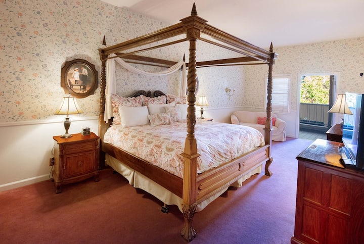 Historic Junior Suite In Boutique Santa Rosa Hotel - Santa Rosa, CA