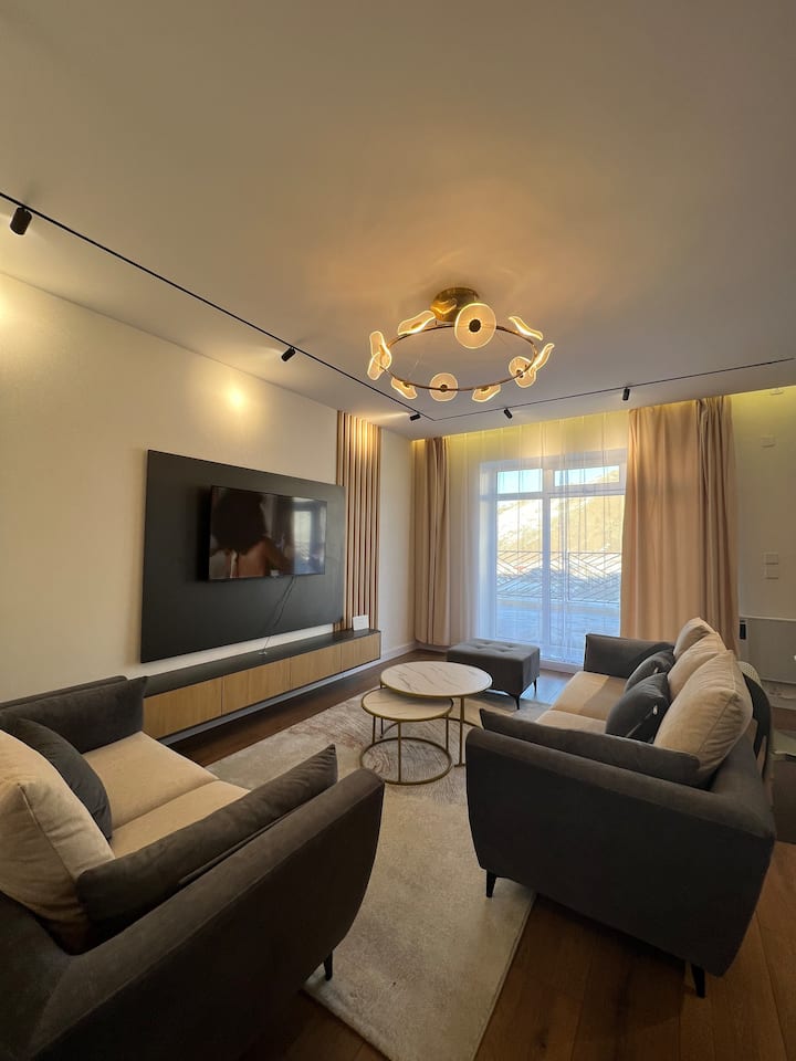 Luxury Mountain House 4bed/3bath - Ulaanbaatar