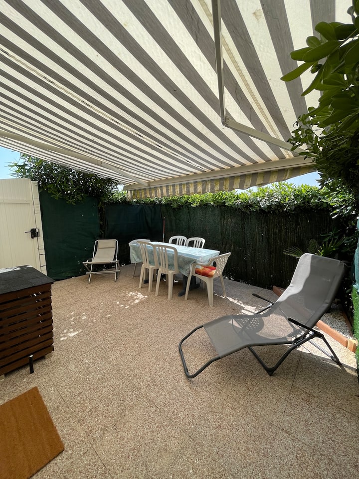 T2 Cabine à Pieds Des Plages Et Port - Agde