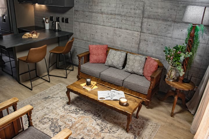Charming Wine Country Escape - Stellenbosch