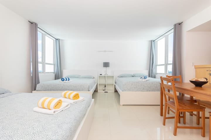 Oceanfront View Apartment Resort With Free Parking - Miami Beach