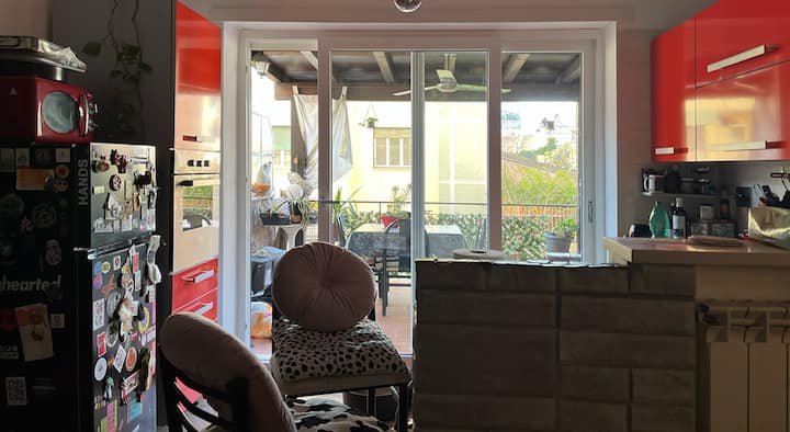 Relax On Nice Balcony In Cool Neighbourhood! - Rom