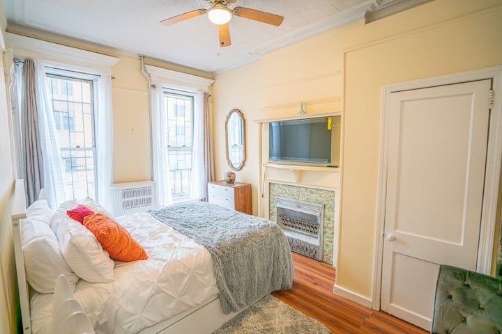 Charming 2 Bed Brooklyn Brownstone - Brooklyn, NY