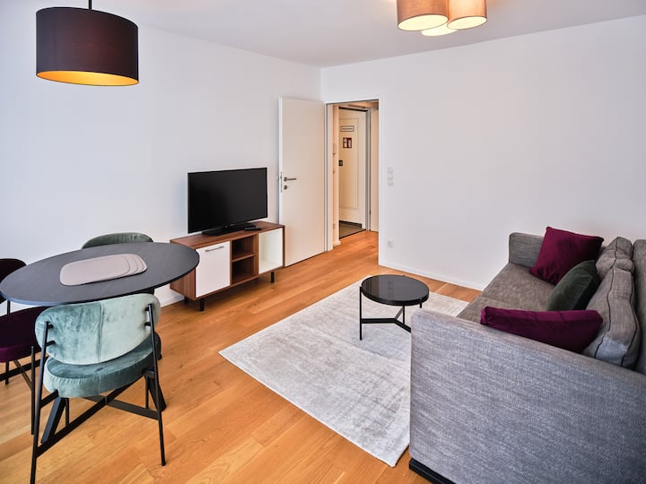 Apartment With Backyard Balcony - Wien