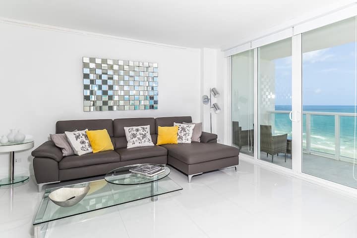 Two Bedroom Ocean Front Unit - Miami Beach, FL