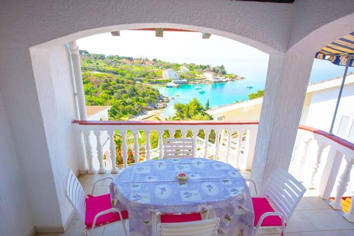 Ruzmarin 3 - Sea View App. For 5 - Novalja