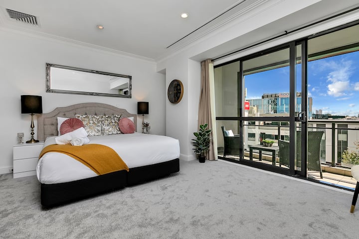 Your Family Getaway - Rooftop Spa & Pool! - Auckland