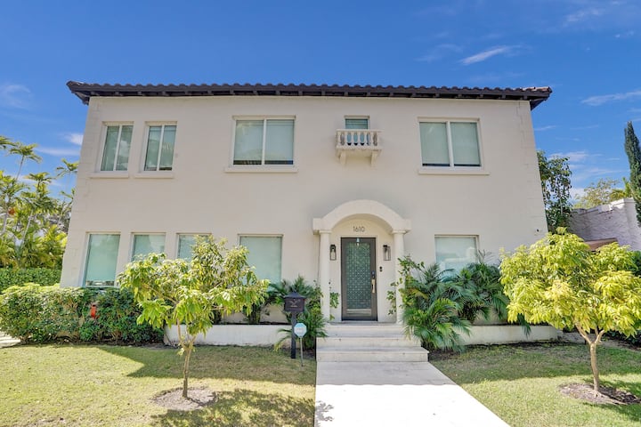 Luxurious Shenandoah Villa W/ Heated Pool - Miami