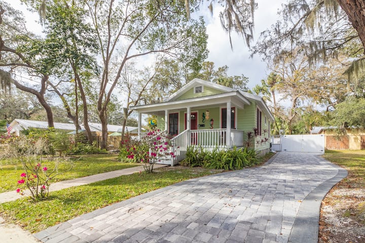 Seahorse Cottage ~ Downtown ~ Large Fenced Yard - Houses for Rent in St. Augustine, Florida ...