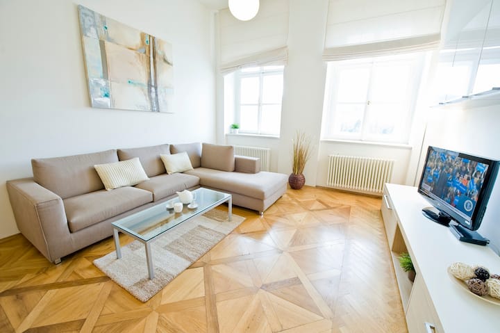 Charles Bridge Old Town Apartment 5 - Prag