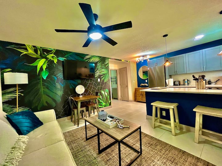 Las Olas Beach Amazon 1br/1ba Grill, Hammock, Pit - Fort Lauderdale