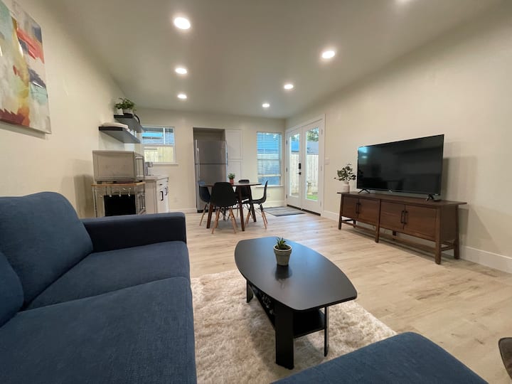Private Suite In Quiet Clovis Neighborhood - Clovis, CA