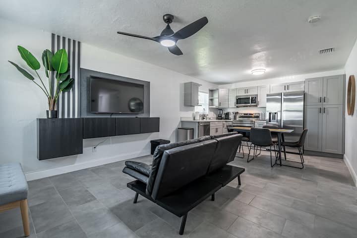 Modern 8 Sleeper Near Downtown Orlando - 