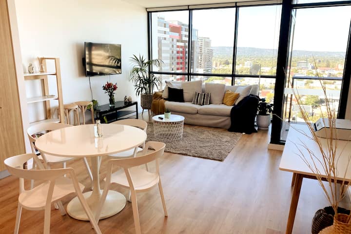 City Chic With An Epic View! - Adelaide