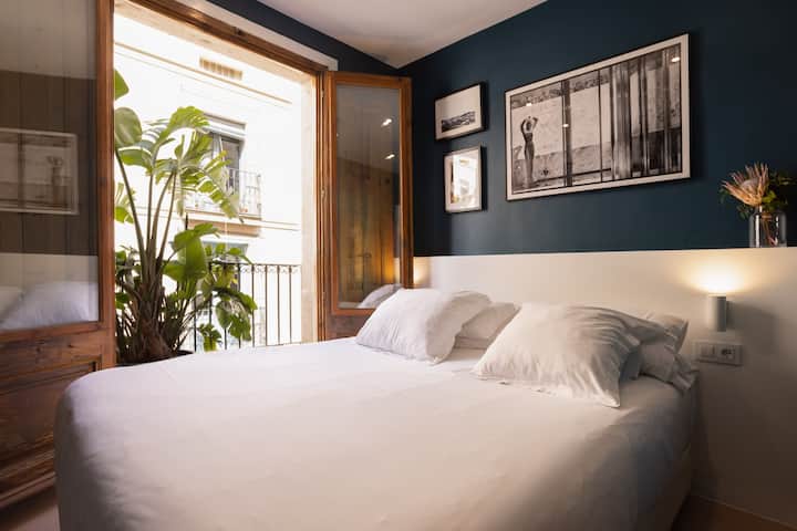 Doble Pequeña Con Balcón Y Baño Privado - La Barceloneta