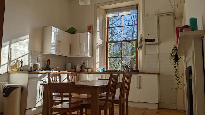 Stylish Victorian Tenement Flat - Glasgow
