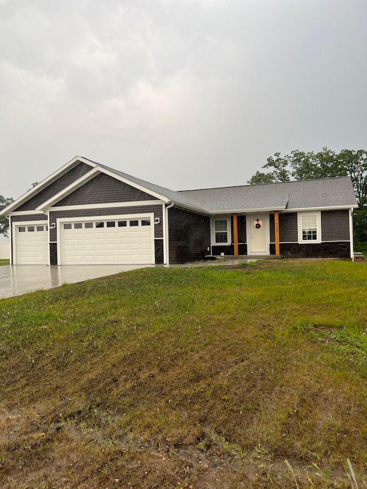 2023 Us Senior Open Ready! -Brand New Quiet Home - Stevens Point, WI