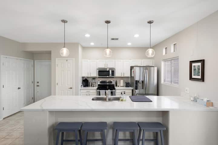 Cozy Modern  Scottsdale 2bd Condominium - Scottsdale, AZ
