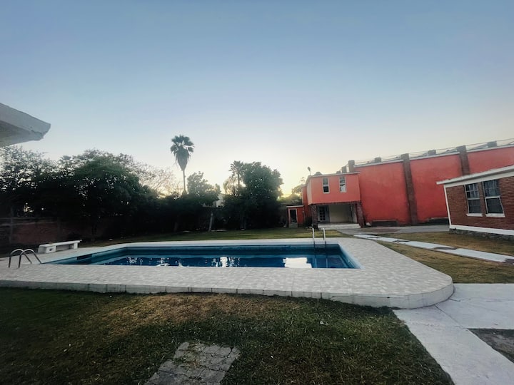 Quinta “Leslie Mercedes” - Temixco