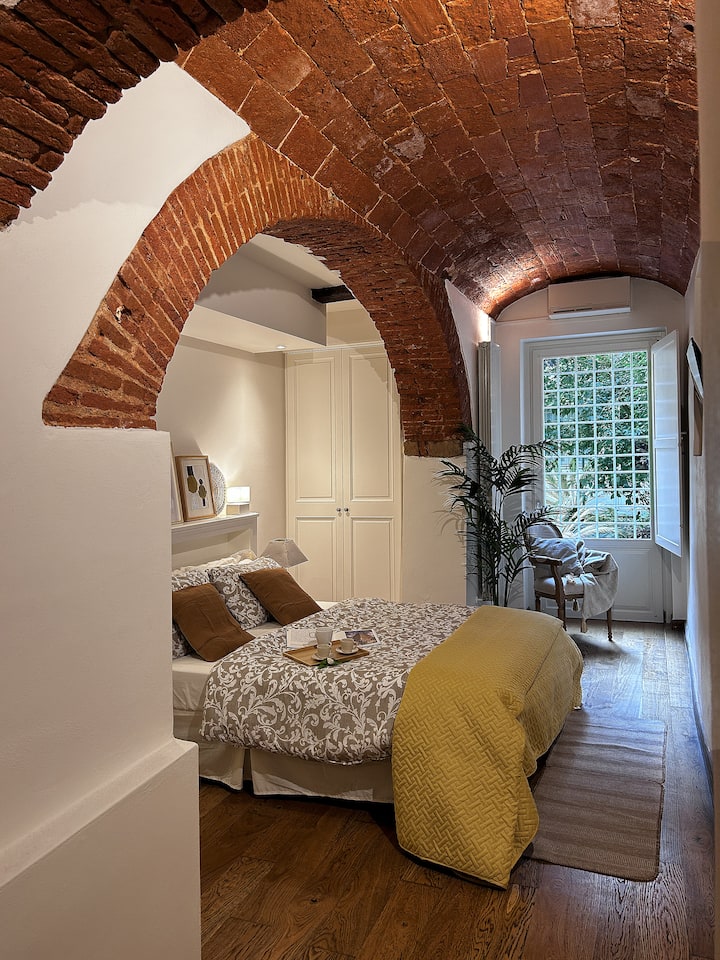 Spacious And Characteristic Apt In Piazza Libertà - Florence