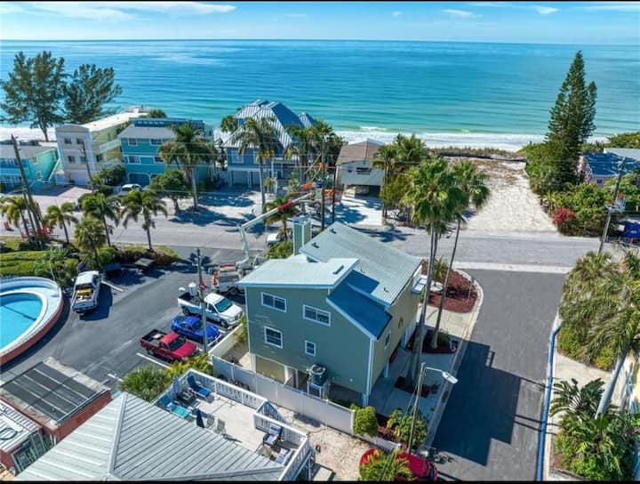 Perfect Beach Vacation Home - Treasure Island, FL