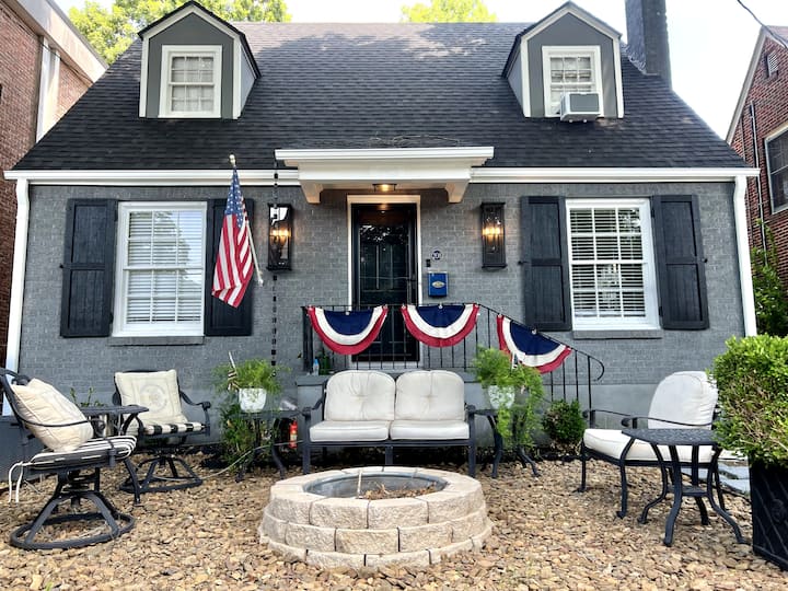 1 Block From Dickson & Square! Baby 'Back Blues - Fayetteville, AR