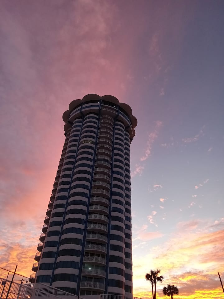 Direct Oceanfront 23rd Floor With Amazing Views - Daytona Beach Shores, FL