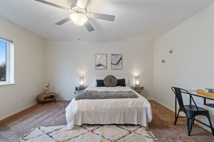 Pet Friendly! Comfy And Private 1bdrm Suite!